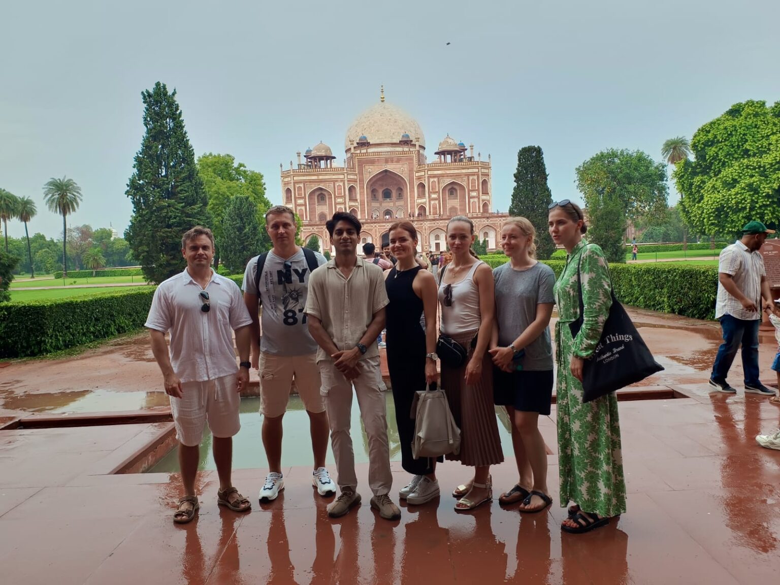 Russian Tourist Guide Delhi | Tripmento Travel Guide Service